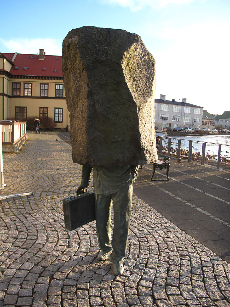 15 amazing statues from around the world