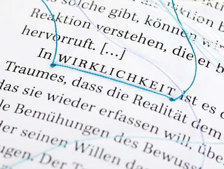 A book with hyperlinks by Maria Fischer