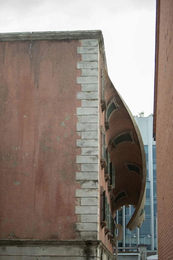 A Building Unzipped by Alex Chinneck at Milan Design Week