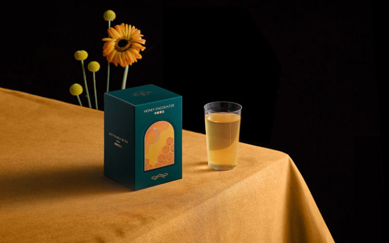 Elegant Packaging for Chinese Delicacies